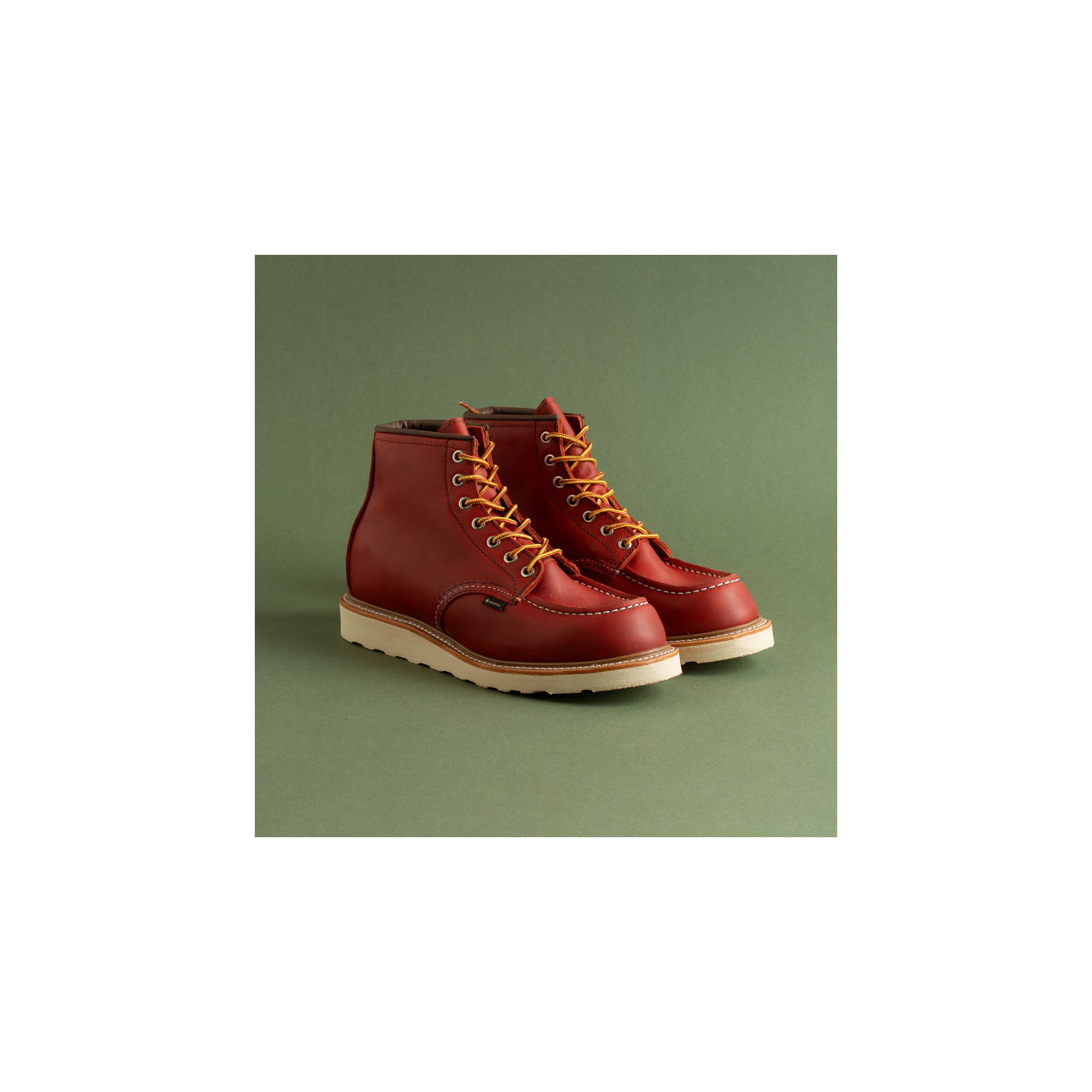 RED WING SHOES / Gore-Tex Moc Toe 8864 Russet Taos